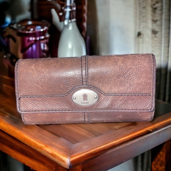 Fossil | Bags | Fossil Maddox Brown Trifold Leather Long Wallet With ...